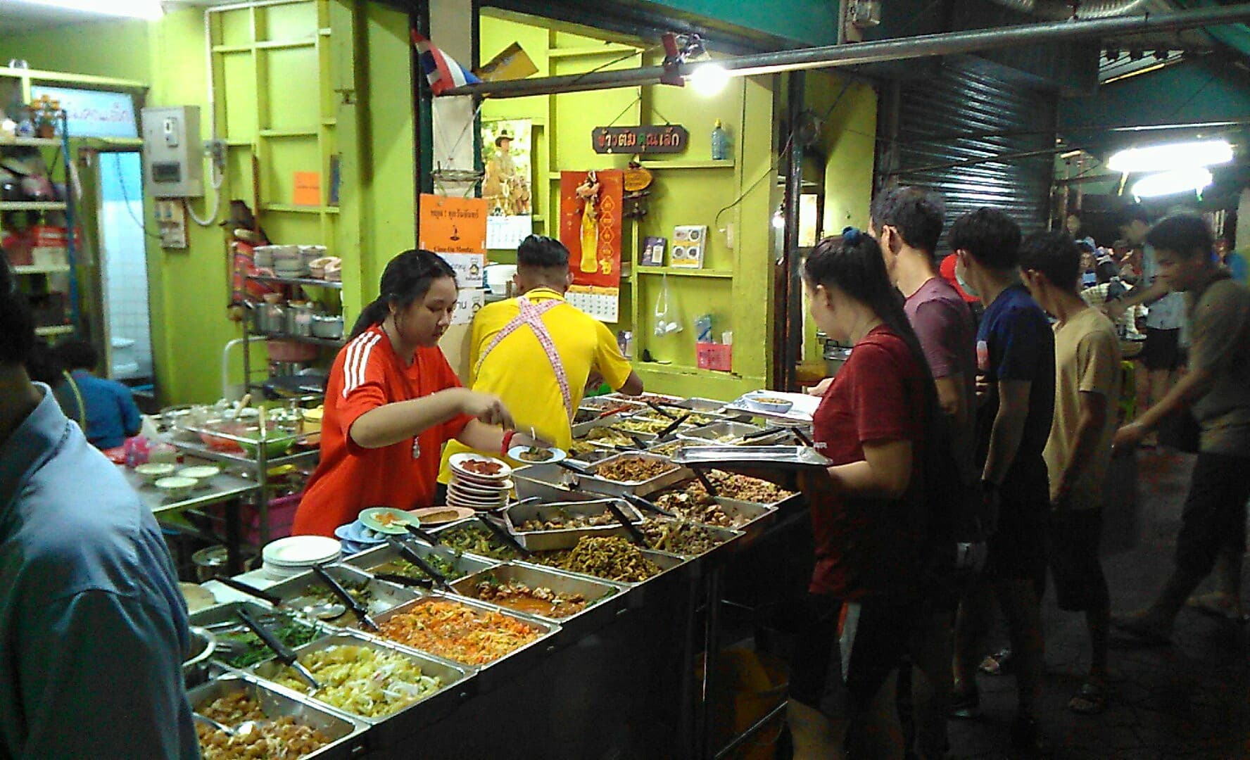 カオサン通り近くの、激安小皿食堂！ | Blogey（ブロギー）